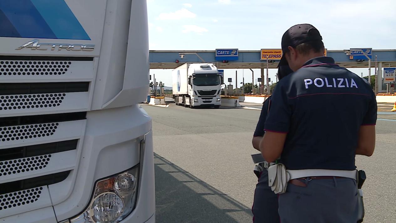 Intensificati i controlli sui mezzi pesanti - Messaggero Marittimo Intensificati i controlli sui mezzi pesanti - Messaggero Marittimo