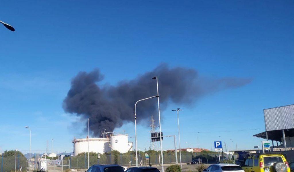 Livorno: incendio allo stabilimento Eni - Messaggero Marittimo