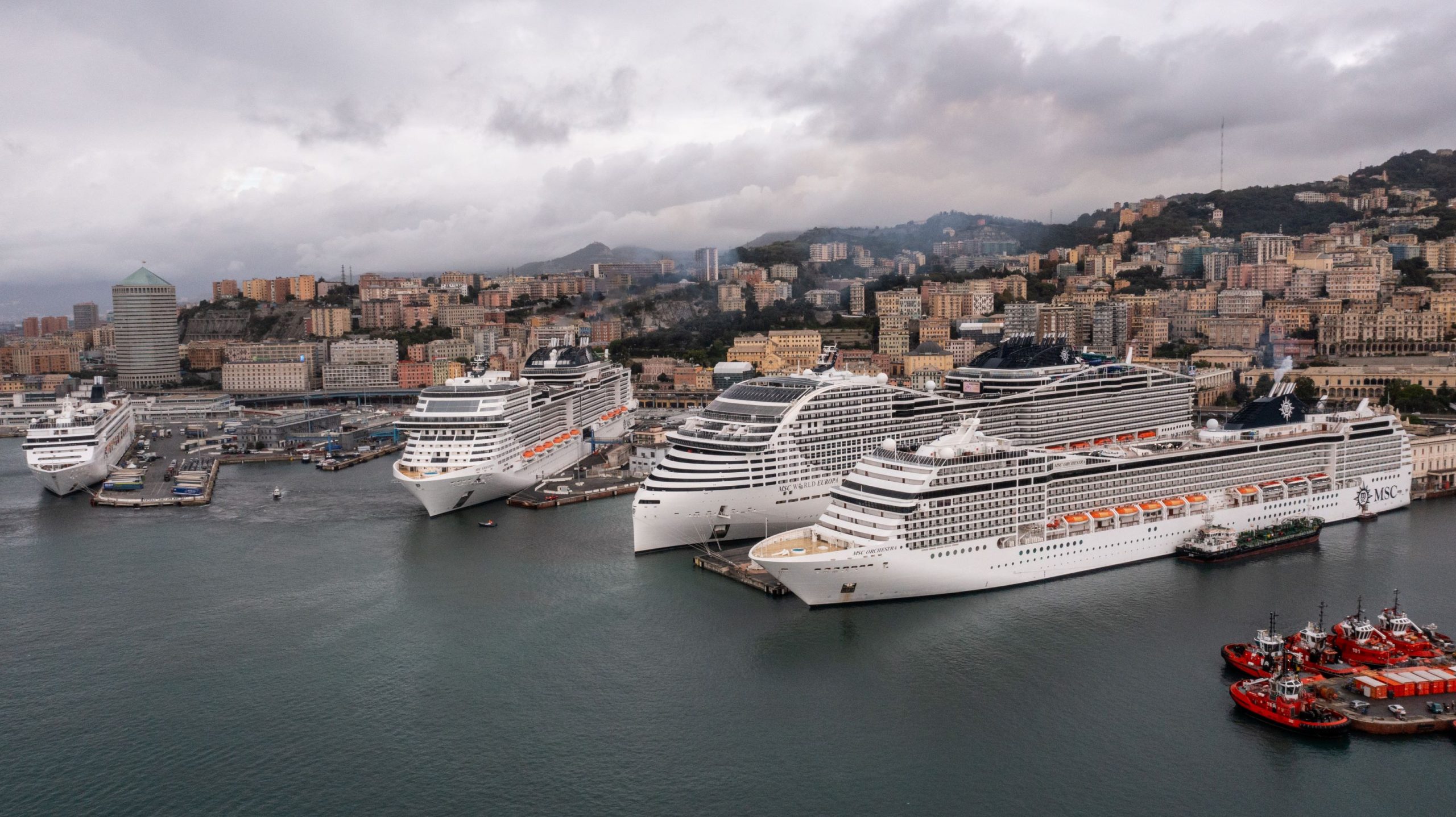 Record MSC a Genova: quattro navi da crociera in contemporanea ...