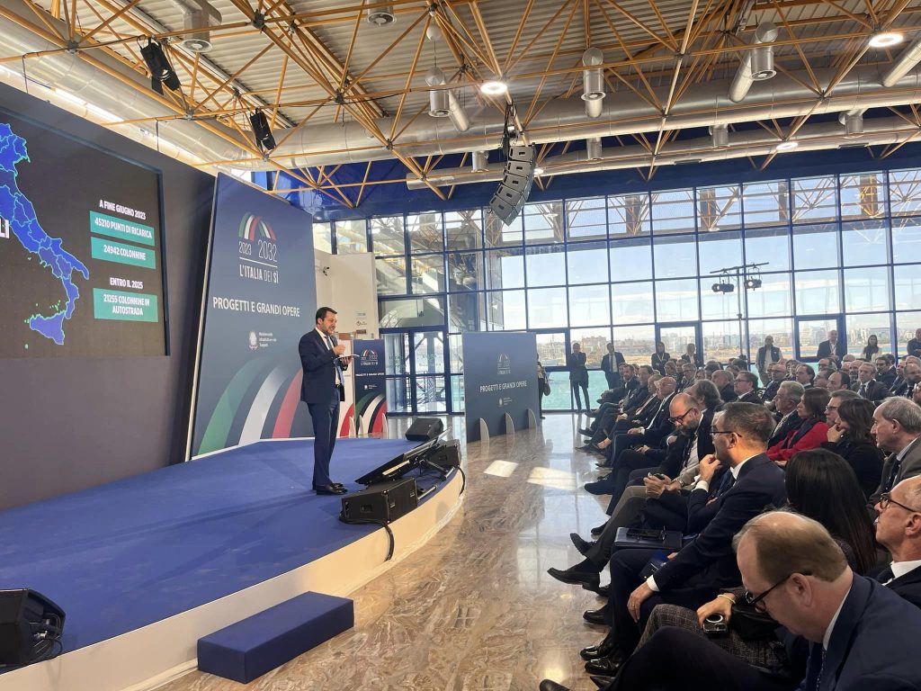 "L'Italia dei Sì" fa tappa al porto di Bari - Messaggero Marittimo