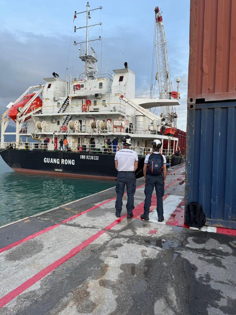 Fermo per due navi a Livorno e Marina di Carrara per gravi carenze ...